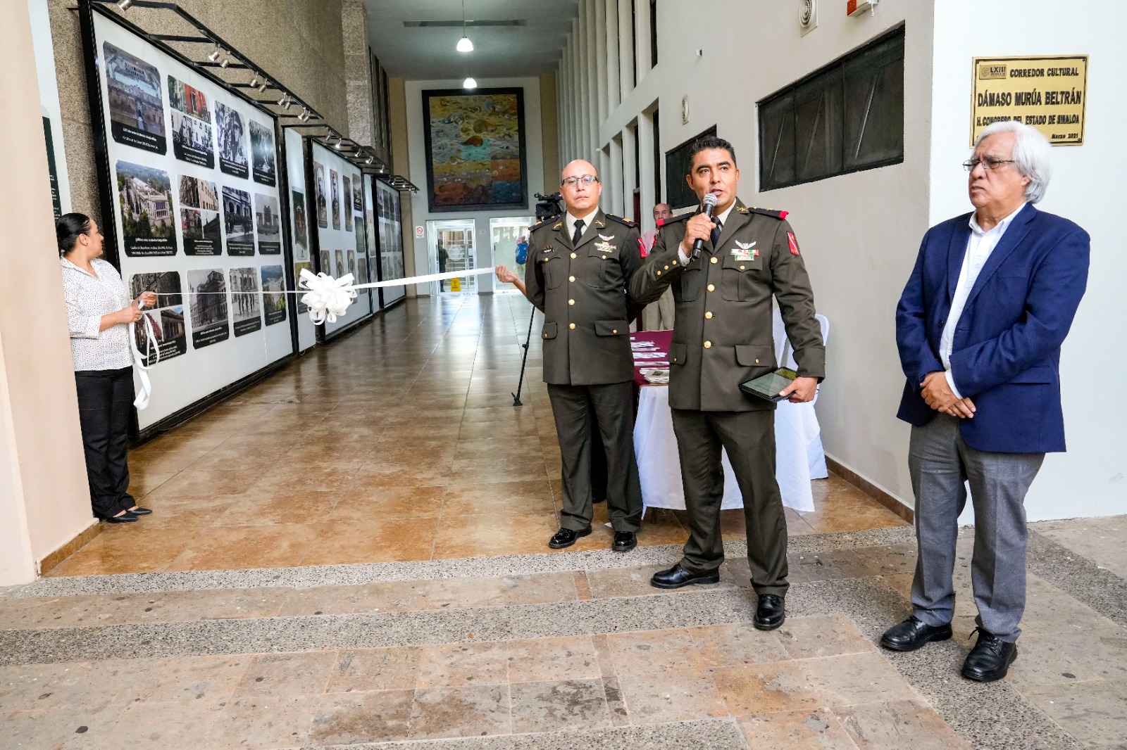 Inauguran en el Congreso exposición fotográfica de historia del Heroico Colegio Militar ...